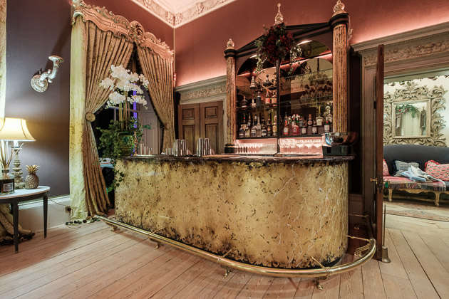 The Ultimate Guide to Bar Footrails | Andy Thornton