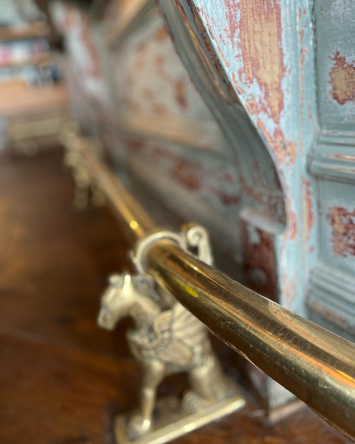 The Ultimate Guide to Bar Footrails | Andy Thornton